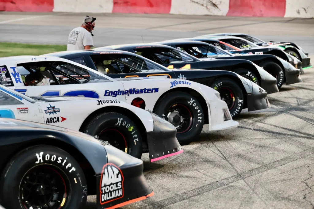 Wayne Carter Classic 100 Raceday for Midwest Tour at Grundy County ...