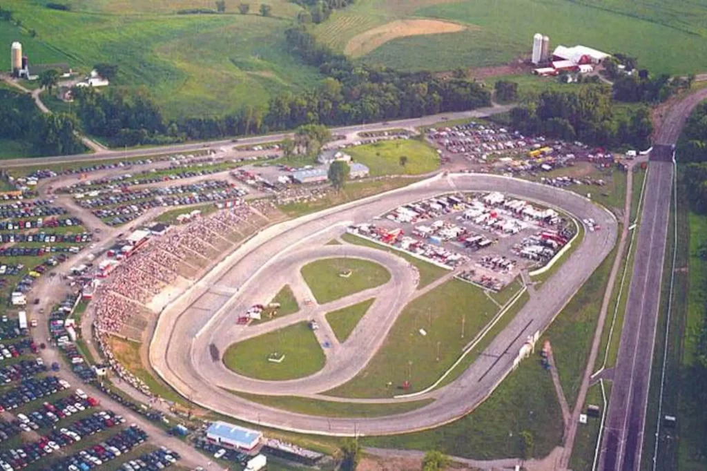 WIR’s Unique Layout Offers Challenge to First-Time Visitors | ASA STARS ...